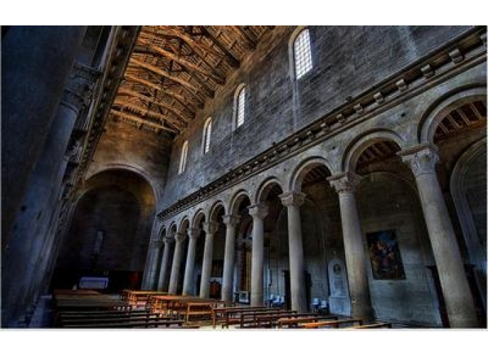 Camminare nella navata è come un pellegrinaggio - La Nuova Bussola ...